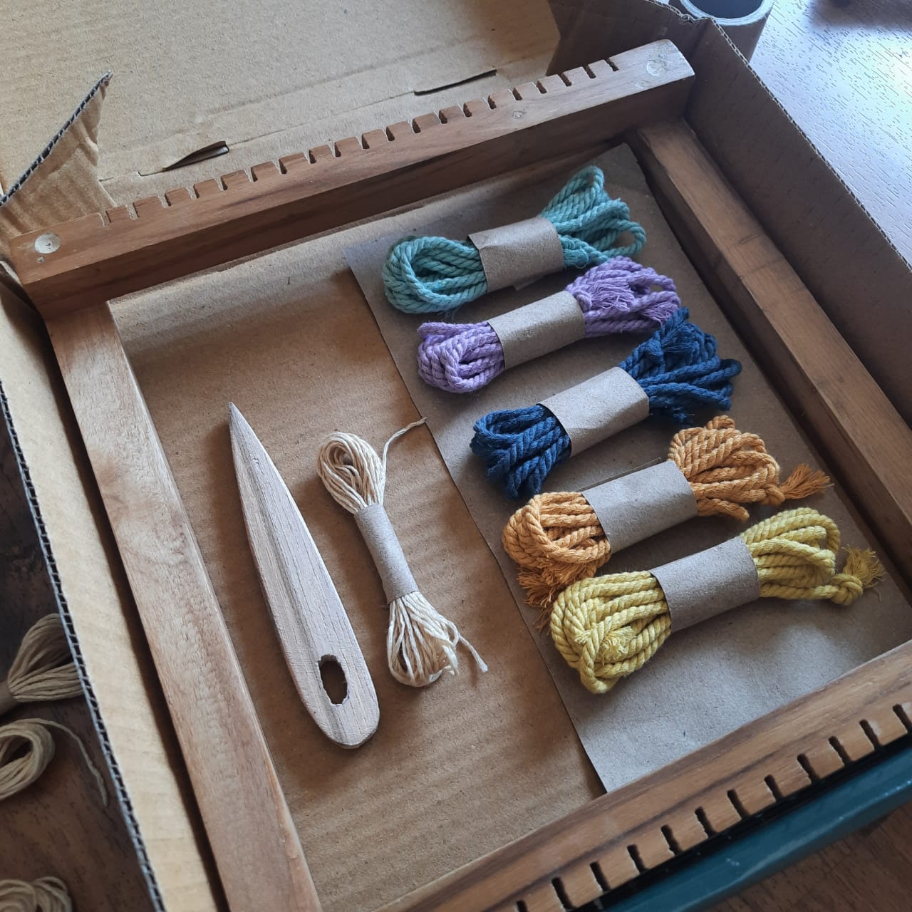 Laptop Handloom Weaving DIY Kit | Revolusis Instore